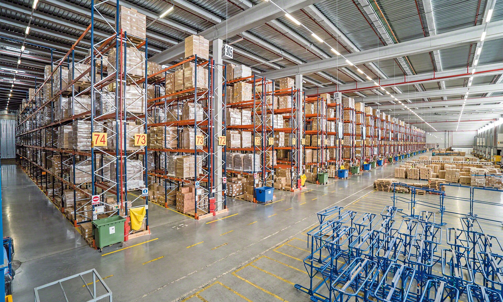 Almacén sectorizado de paquetería para DHL en Madrid - Mecalux.es