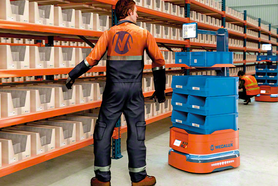 Robots móviles autónomos (AMR) - Mecalux.es