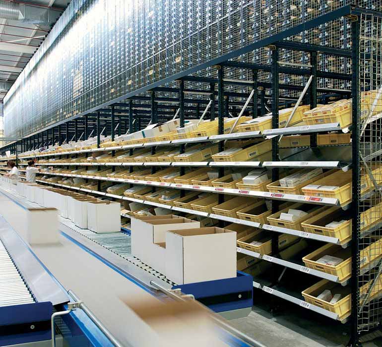 Pick to light: picking más ágil y con menos errores - Mecalux.es